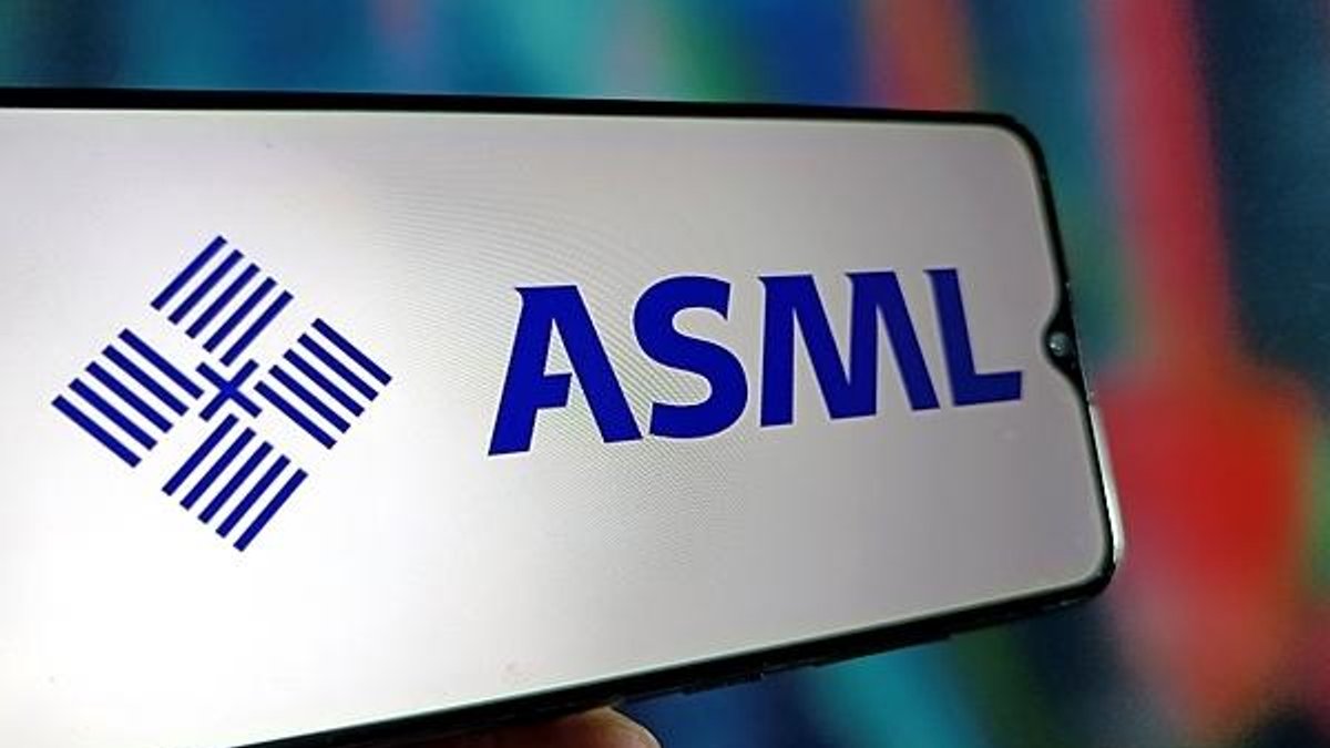 ASML Sells 'Lego' Replicas of Its Advanced Chipmaking Machines to ...